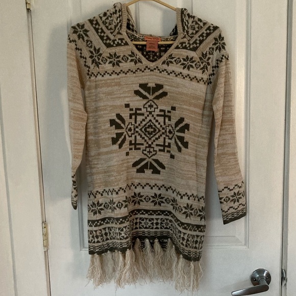 Flying Tomato | Sweaters | Flying Tomatoe Poncho Sweater | Poshmark